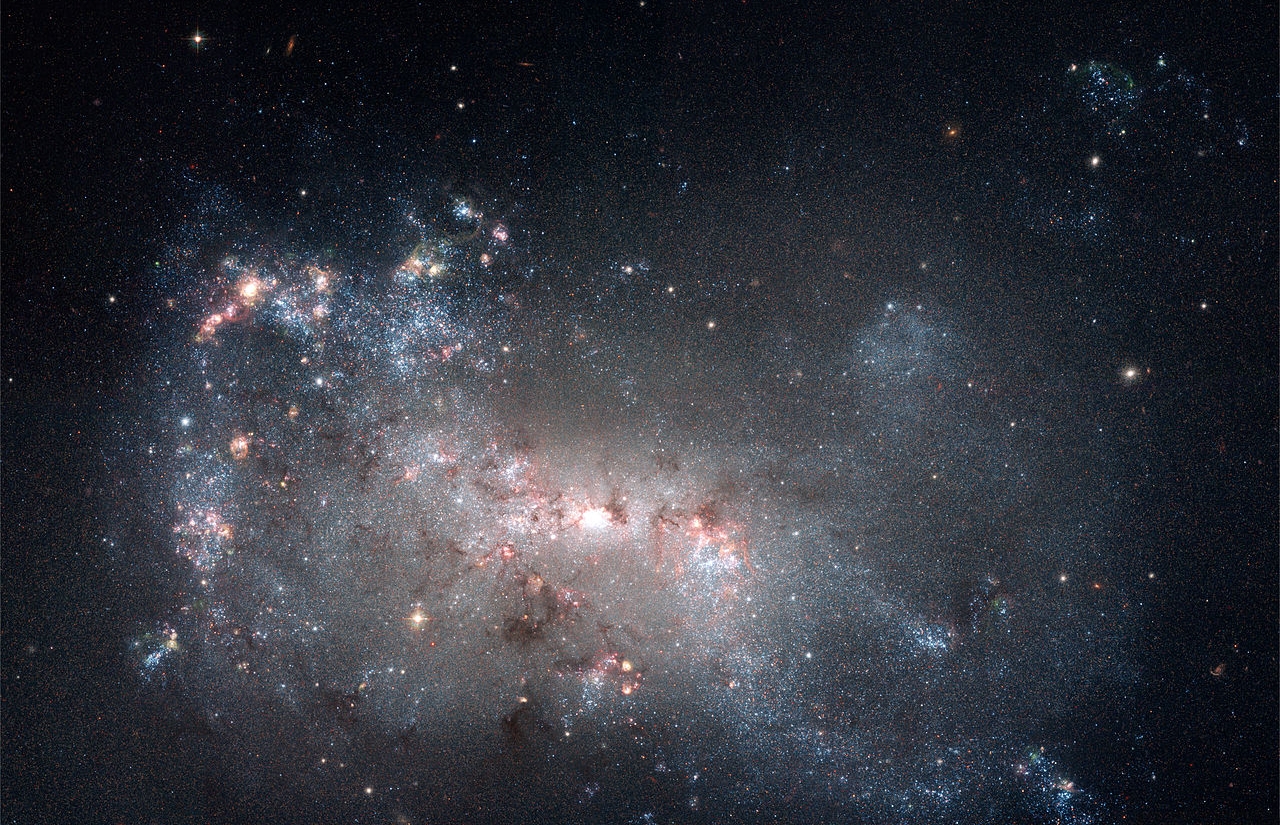 NGC 4449 - eine irreguläre Galaxie | Astronomie.de - Der Treffpunkt für ...