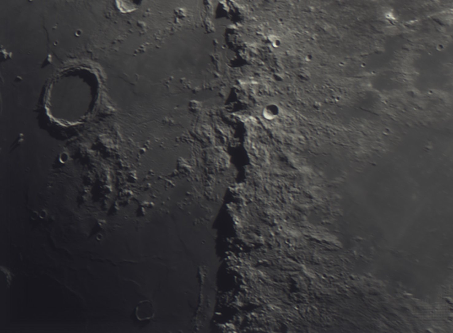 20_58_19 Hadley-rillen og archimedes.jpg | Astronomie.de - Der ...