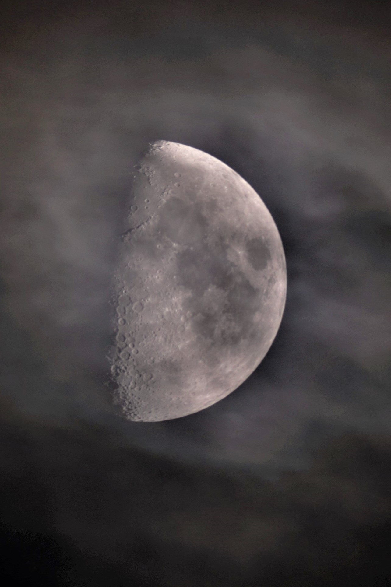 Mond mit Wolken.JPG | Astronomie.de - Der Treffpunkt für Astronomie